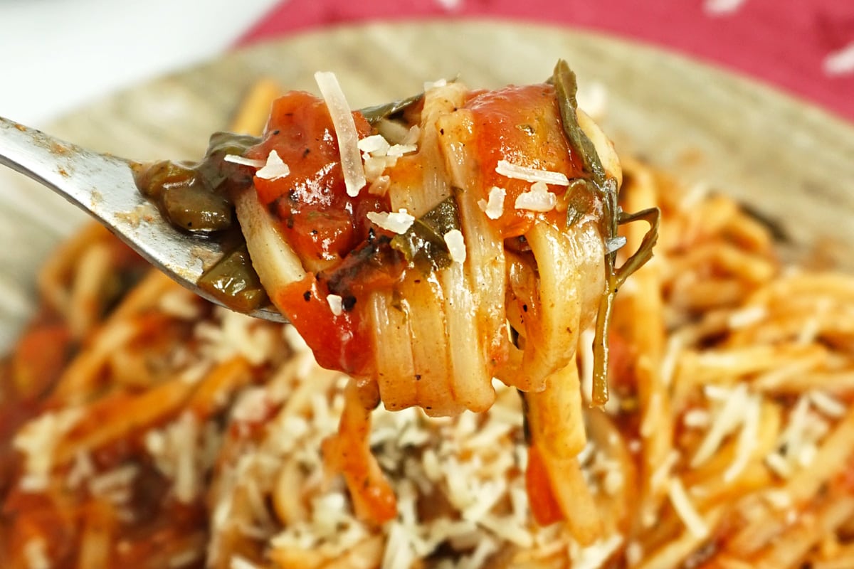Keto Vegan Spaghetti with Heart of Palm Noodles (Palmini) - Modern Yum